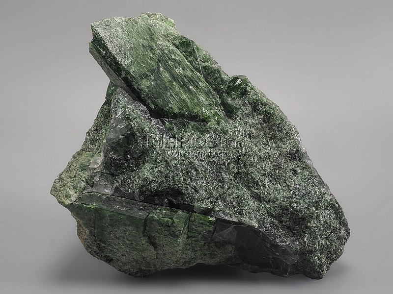 DIOPSID | sbírkové nerosty